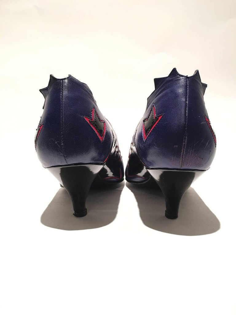 Maud Frizon Purple Pumps – catwalk